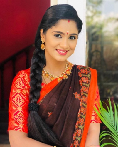 Tejaswini Gowda Bio, Age, Boyfriend, Wiki, Height, Serial, Photos
